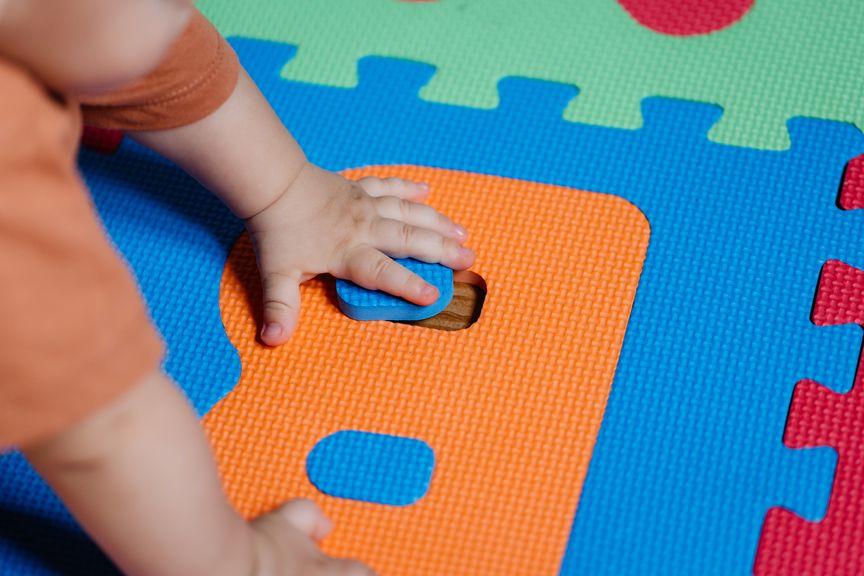 Greifen | Die motorische Entwicklung von Babys | swissmom